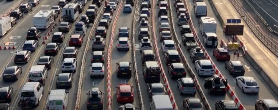 Chaos at the border crossing between the UK and Europe. Millions of ...
